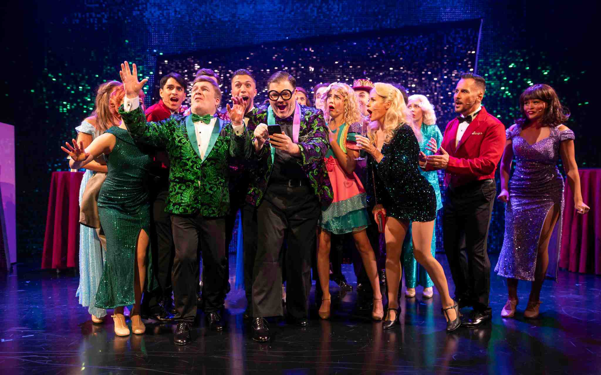 REVIEW: The Prom thunders into Italian Forum Teatro with a bang ...